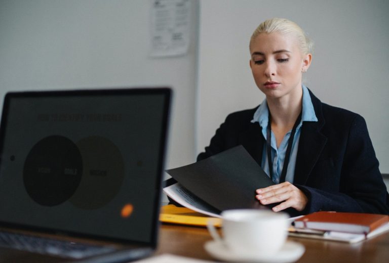 How to Become a Financial Manager: A Career Guide - Bay Atlantic ...