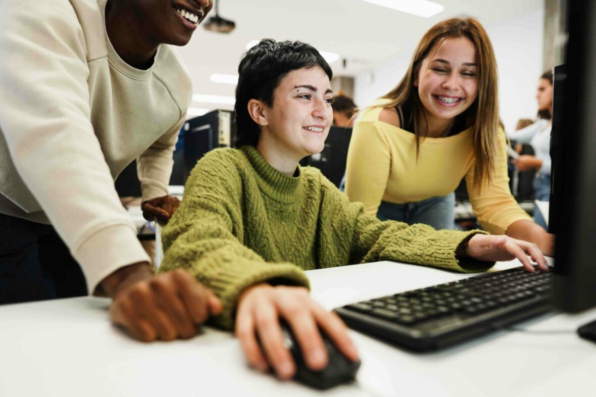 Traditional Classes Vs Online Classes Which One Is Better Bay Traditional Classes Vs Online Classes Which One Is Better Bay