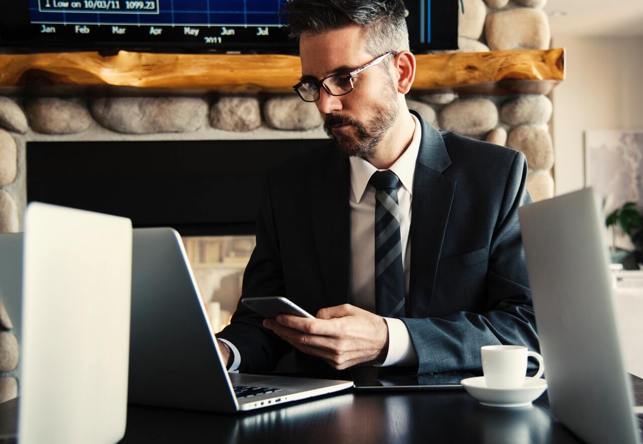 10 Best Entry-Level Finance Jobs & How Much They Pay - BAU