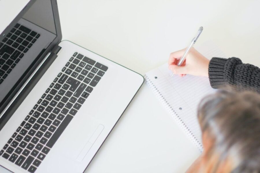 How to Write a College Essay That Will Impress the Admission Committee